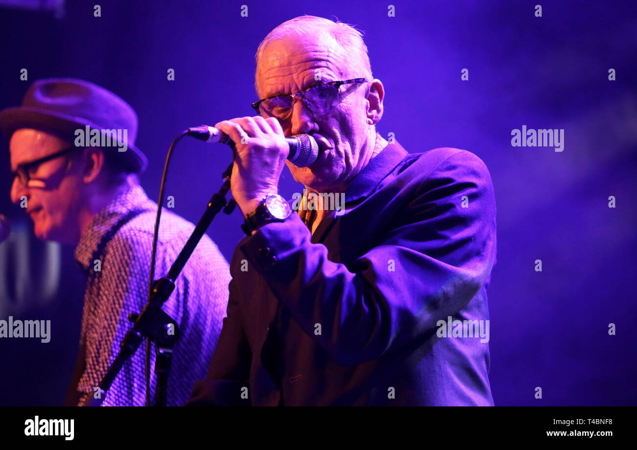 Special guest Lew Lewis performs on stage with Eddie and the Hot Rods ...