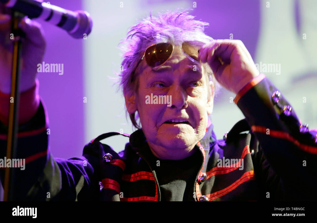 Barrie Masters of Eddie and the Hot Rods performs on stage at o2 ...