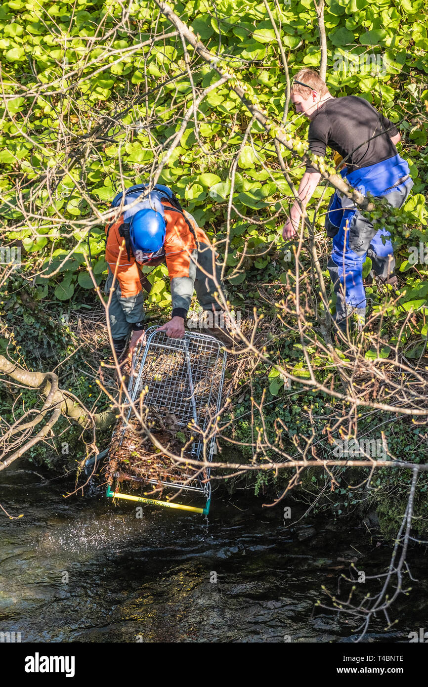 Volunteers clean up river hi-res stock photography and images - Alamy