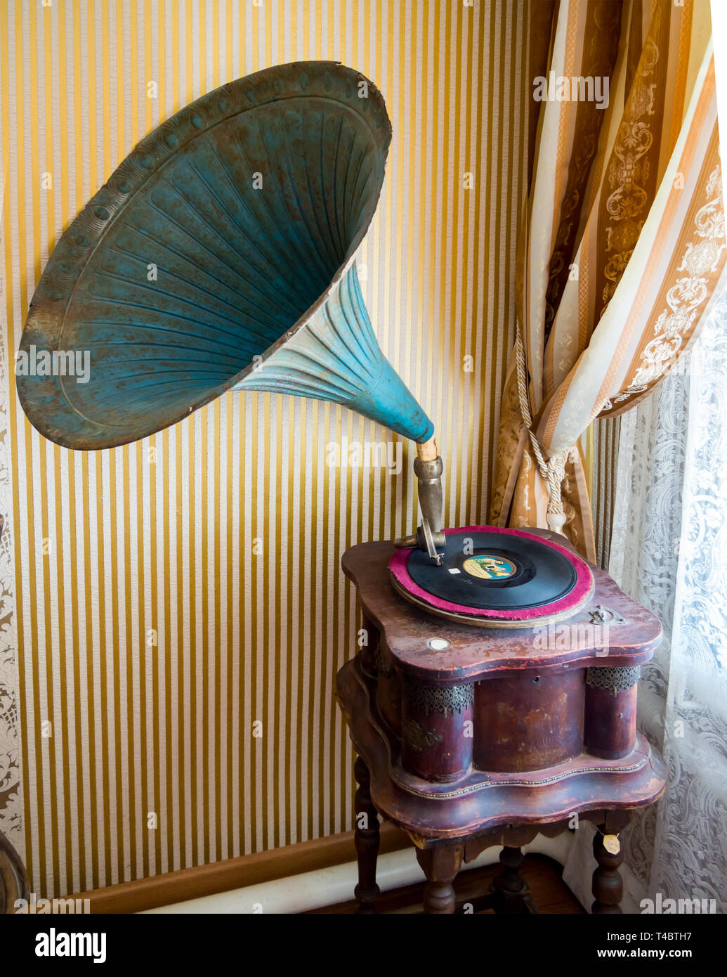 Sound reproduction room hi-res stock photography and images - Alamy