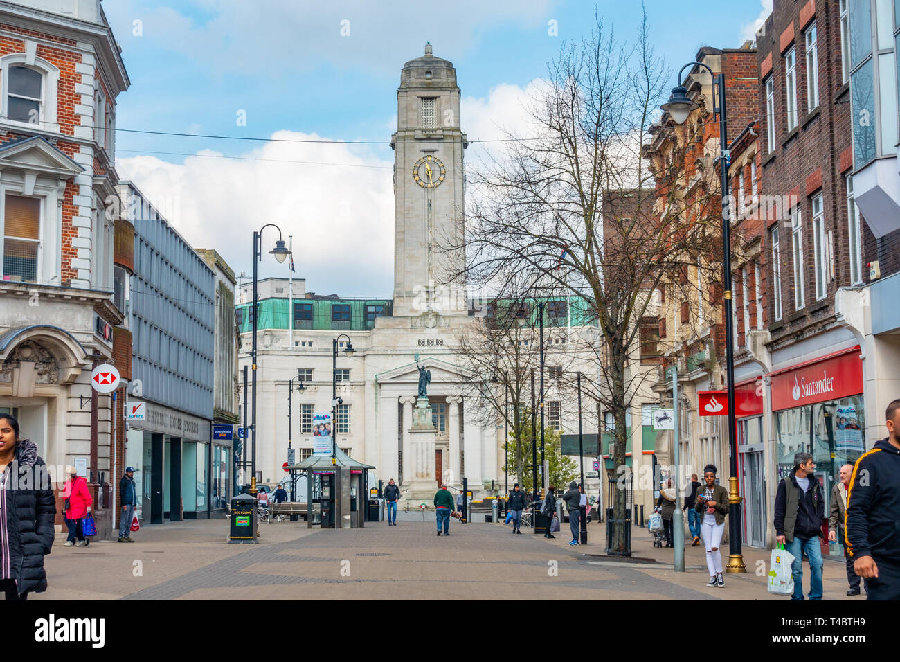 Luton town hall hi-res stock photography and images - Alamy