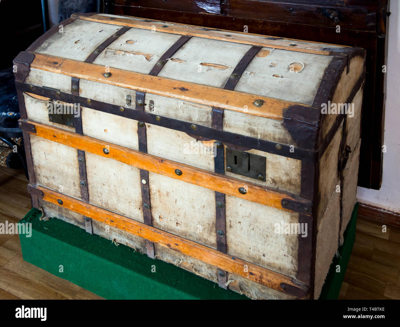 Antique silver storage chest hi-res stock photography and images - Alamy