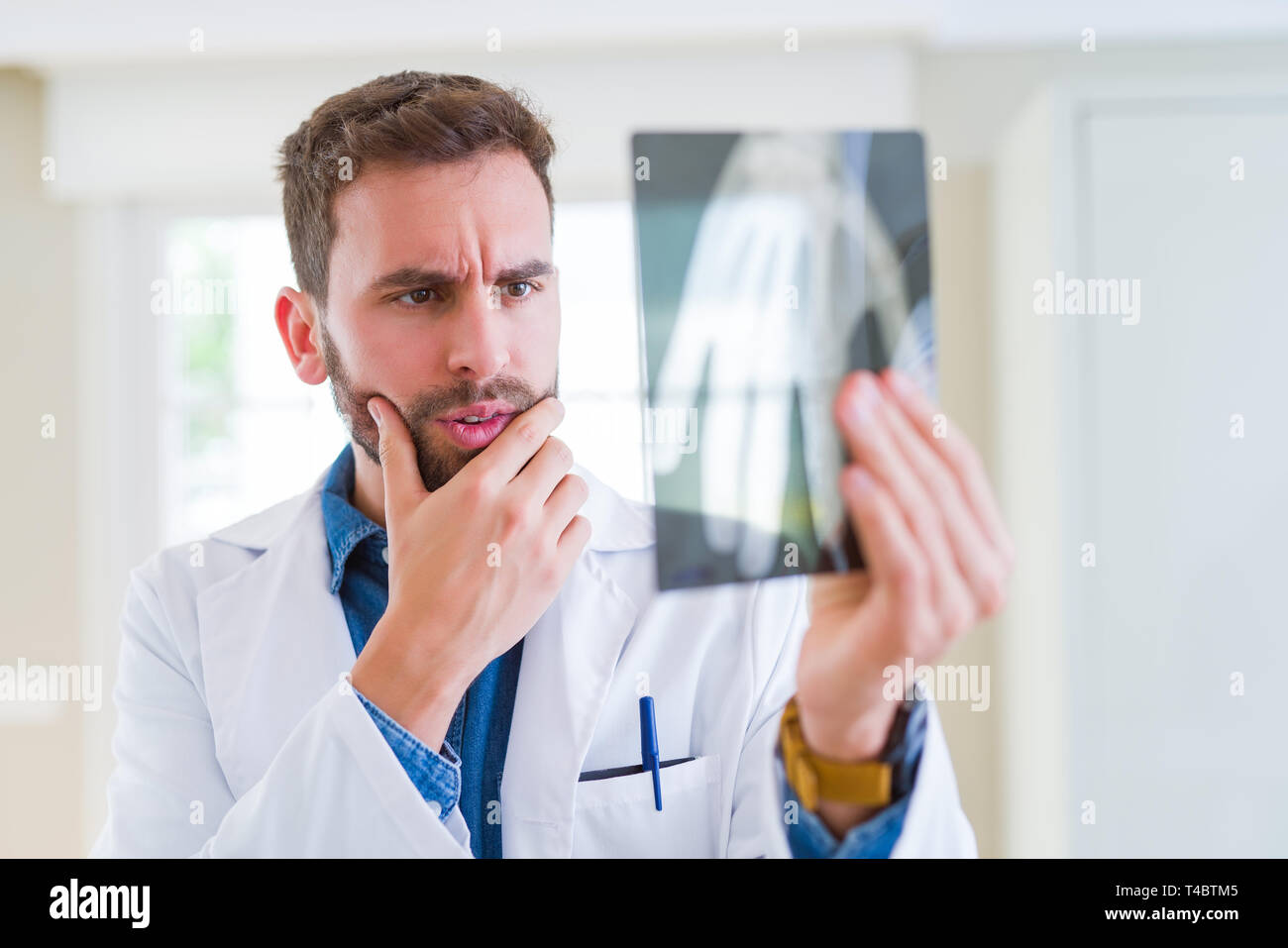 Radiography fingers hi-res stock photography and images - Alamy