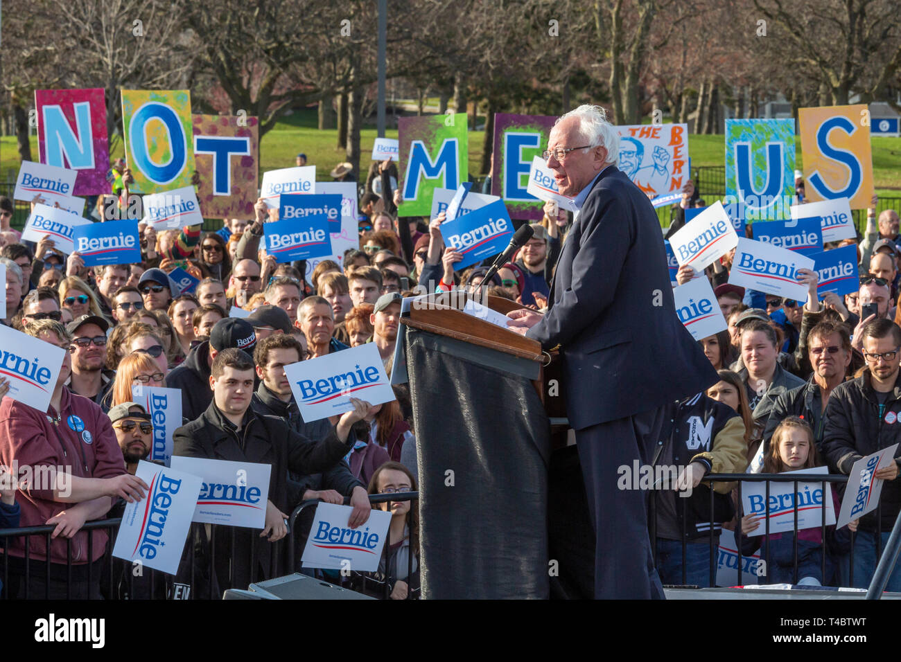 Horizontal us signs hi-res stock photography and images - Alamy