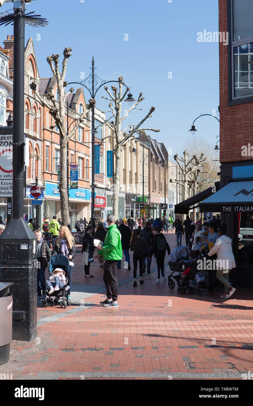 Chain street reading hi-res stock photography and images - Alamy