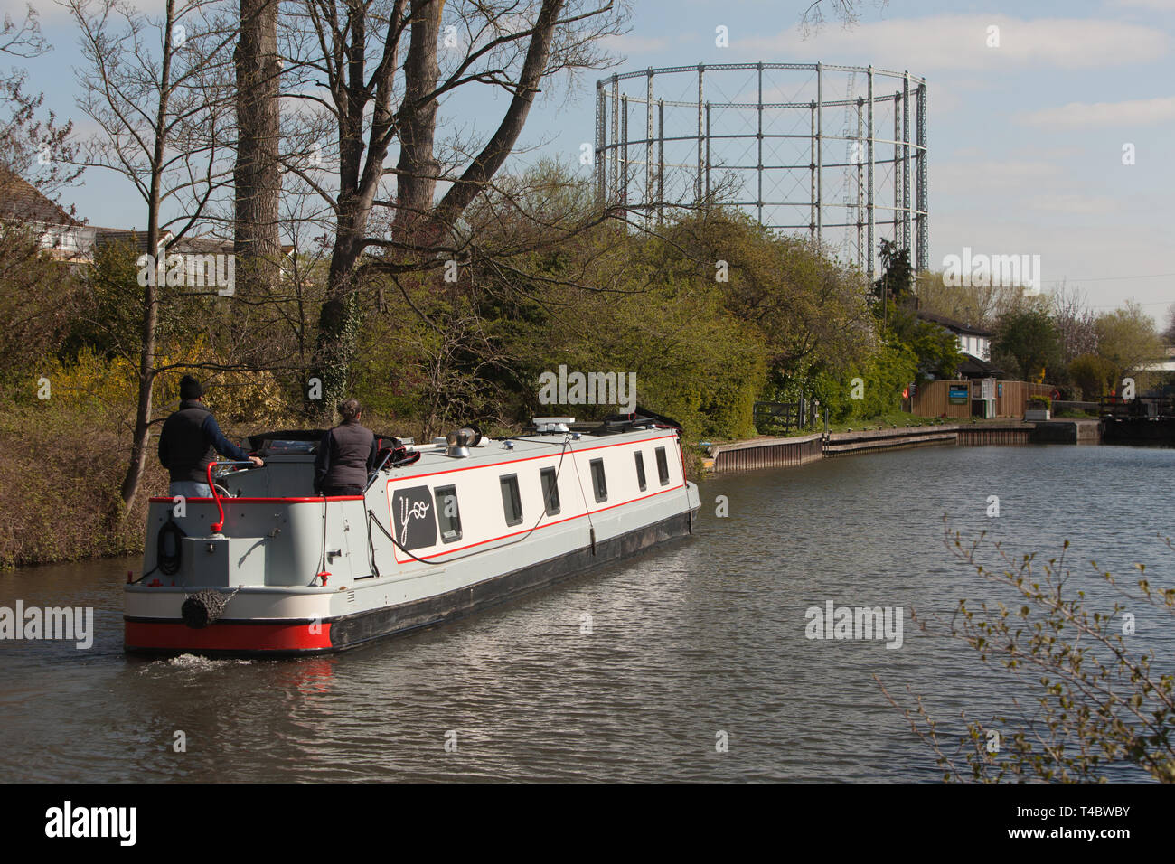 Narrowboat heading east on Kennet & Avon, Reading Stock Photo - Alamy