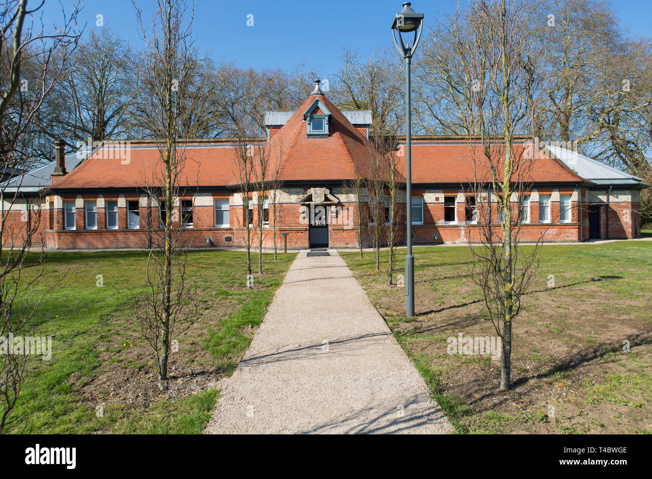 Thames Lido, restored pool with spa and restaurant Stock Photo - Alamy