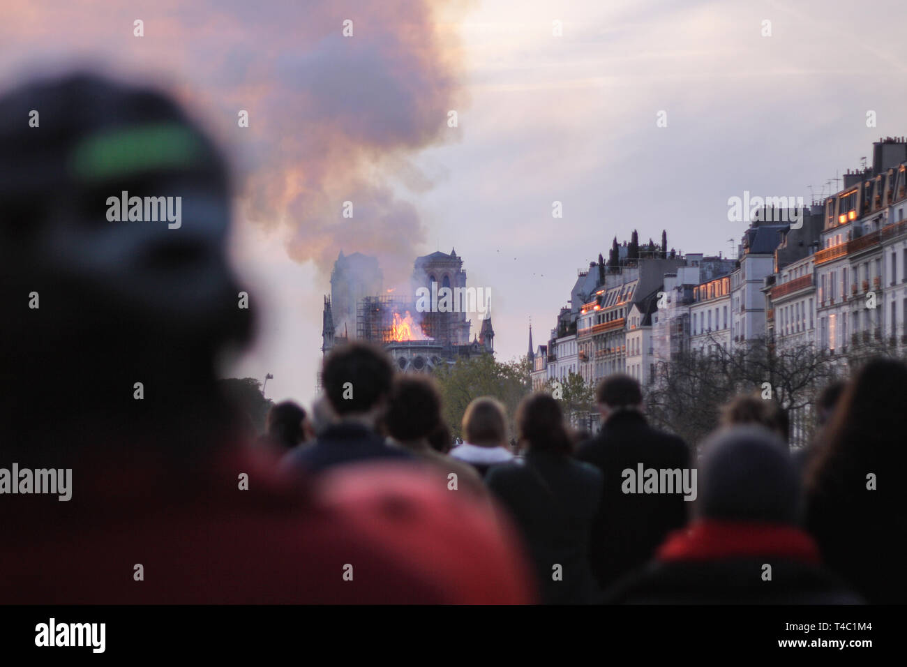 Paris, France. 15th Apr, 2019. Numerous people visit the Burning ...