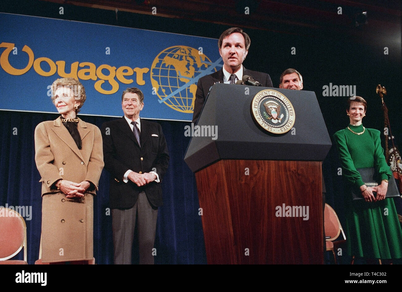 Los Angeles, California, USA. 29th Dec, 1986. (L-R) NANCY REAGAN ...
