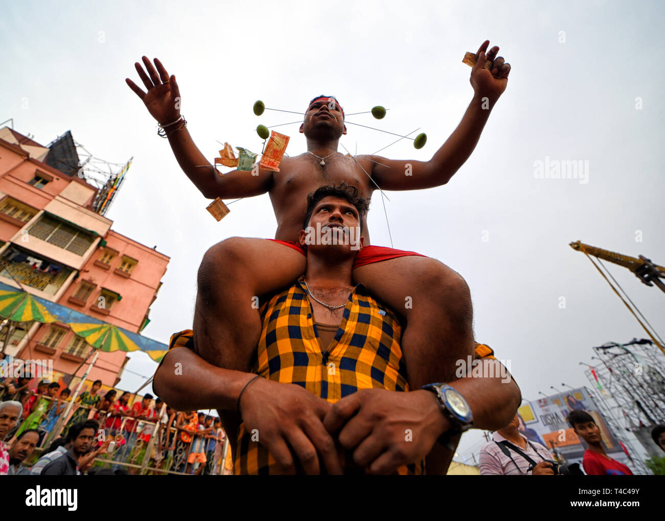 Devotee doing puja hi-res stock photography and images - Alamy