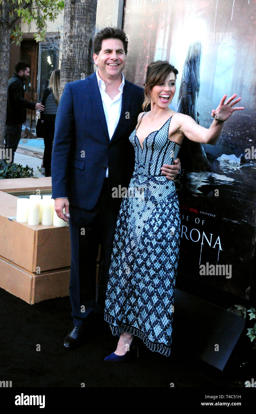 Linda cardellini and steve rodriguez hi-res stock photography and ...