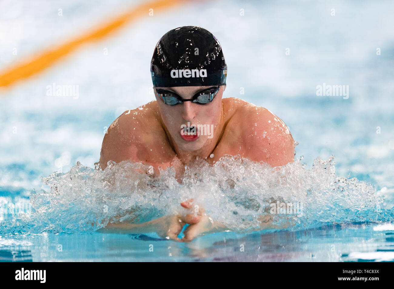 Dolphin kick swimming hi-res stock photography and images - Alamy
