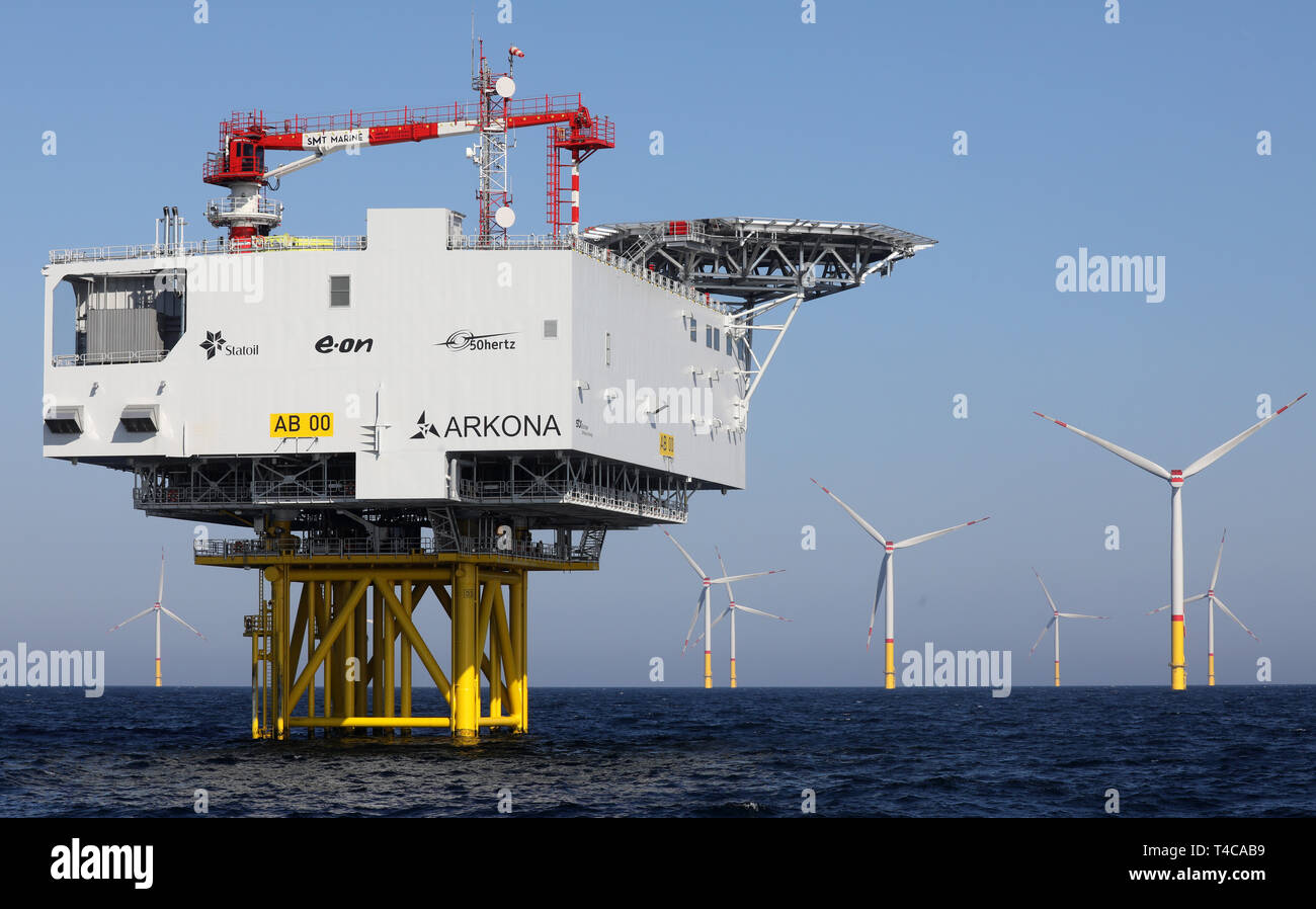 Sassnitz Mukran, Germany. 16th Apr, 2019. After the official ...