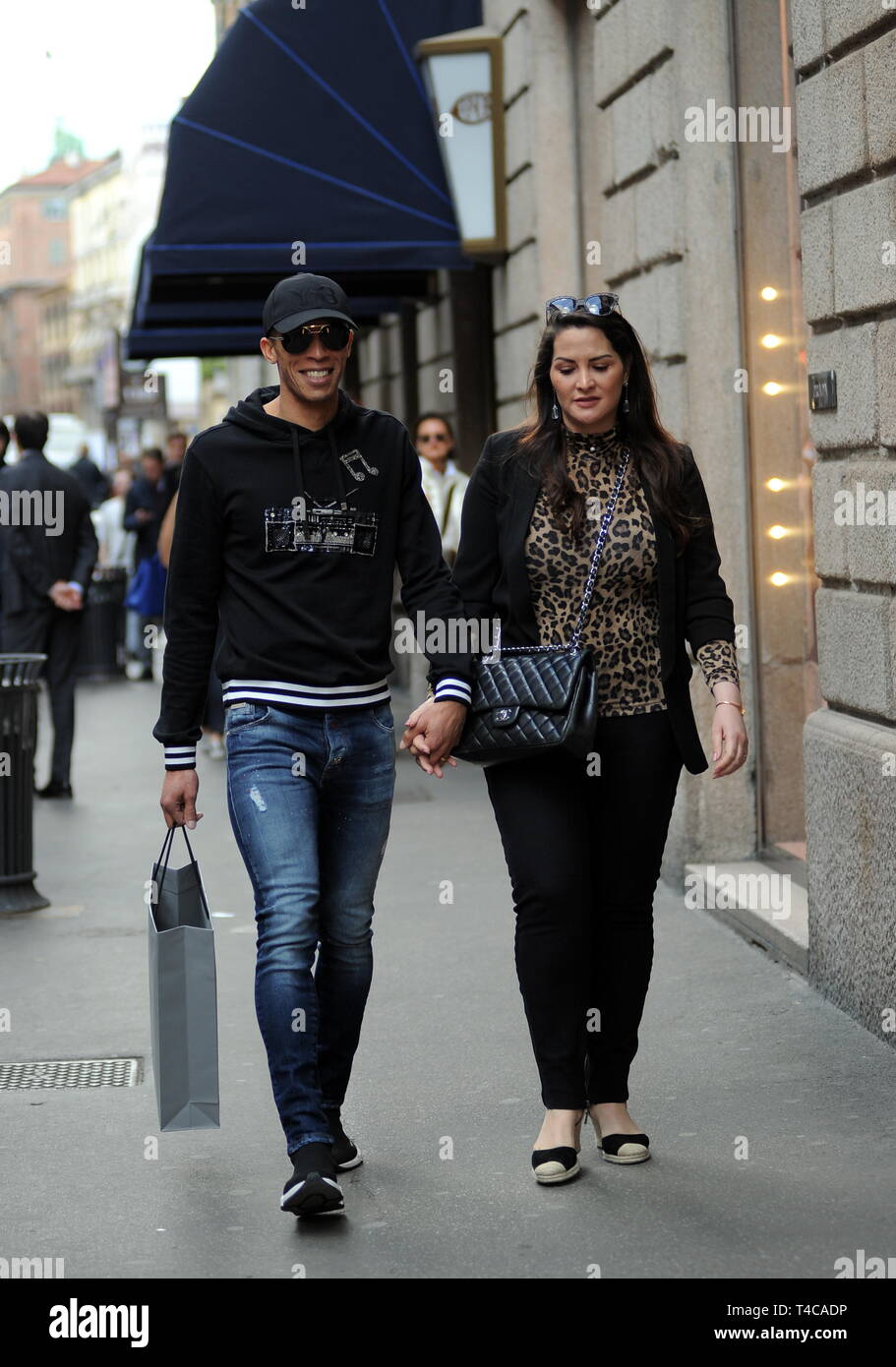 Milan, Joao Miranda and wife Jaqueline in the center The defender of ...