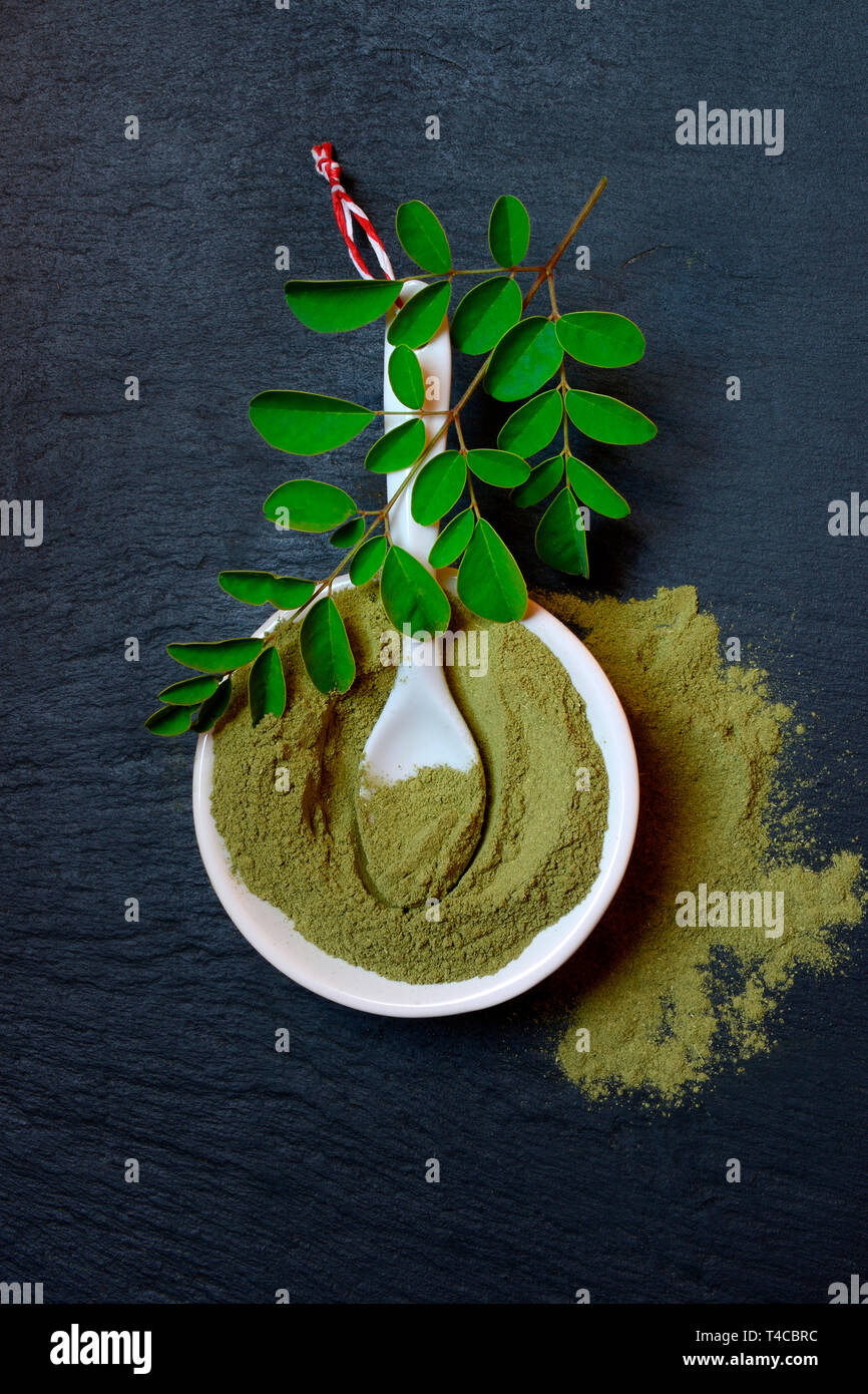 Moringa, Moringa-Pulver in Schale, Moringapulver, Moringablaetter ...