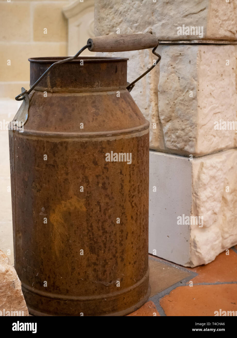 Antique rusty old can close up hi-res stock photography and images - Alamy