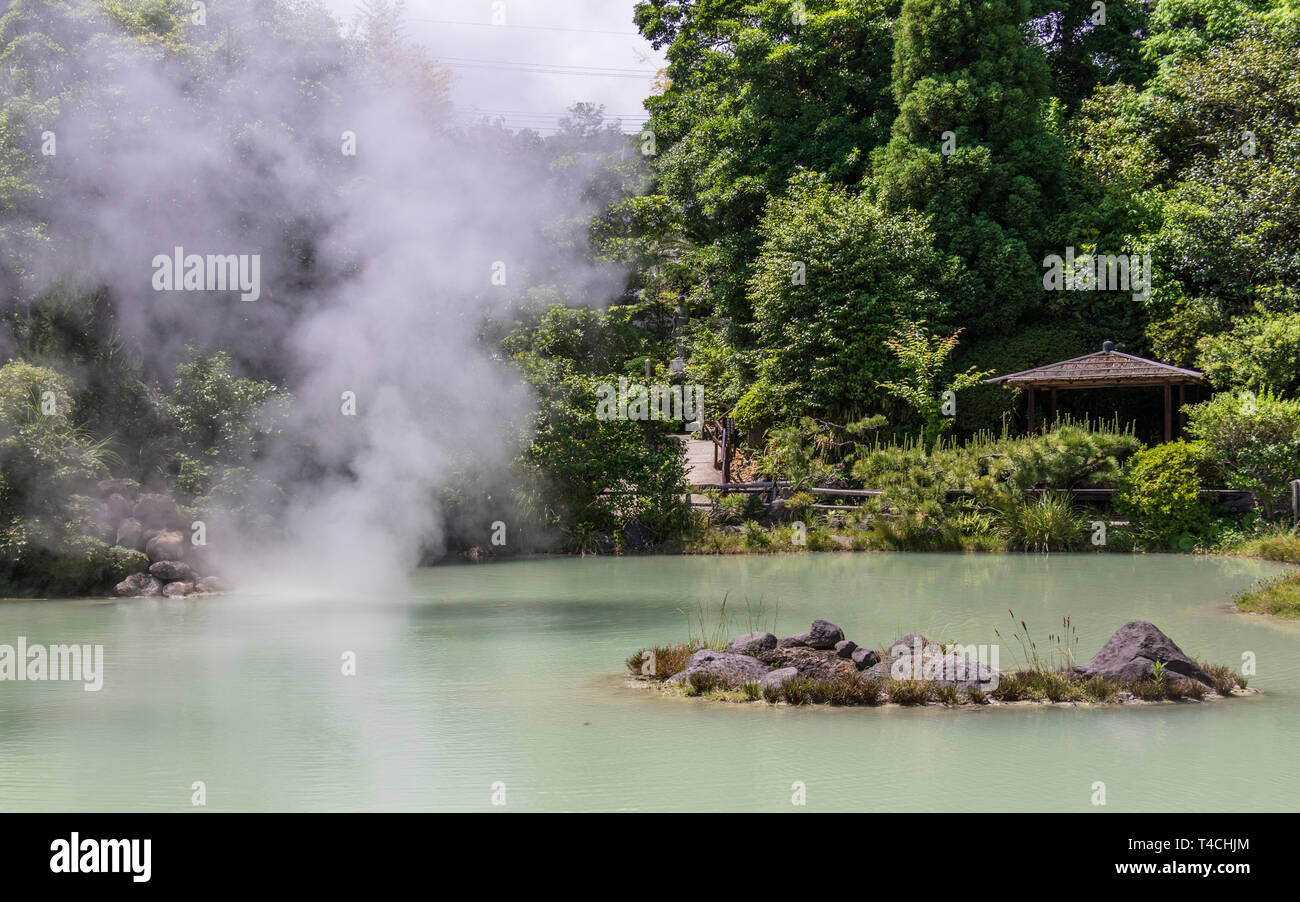 Geyser pond hi-res stock photography and images - Alamy