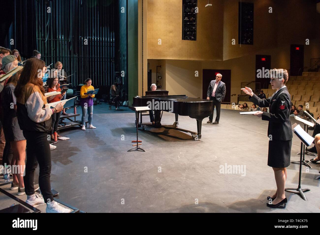 Amy broadbent hi-res stock photography and images - Alamy