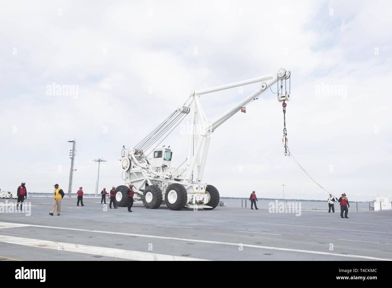 Tilly crash crane hi-res stock photography and images - Alamy