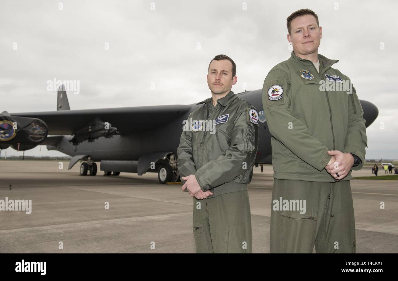 U.S. Air Force pilots Capt. Matt Sandridge and Capt. Tom Heistuma, B-52 ...