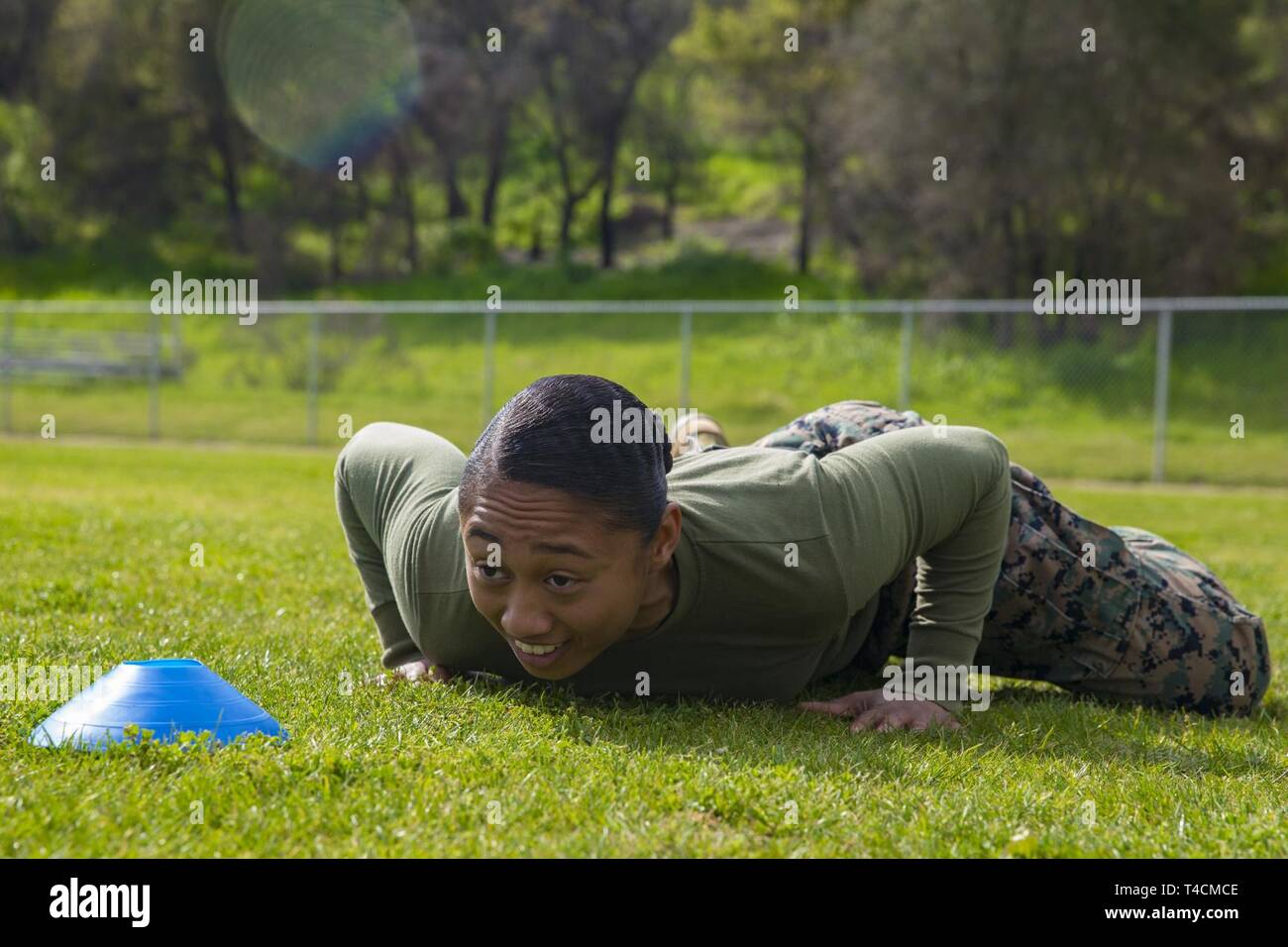 Shuttle run athlete hi-res stock photography and images - Alamy