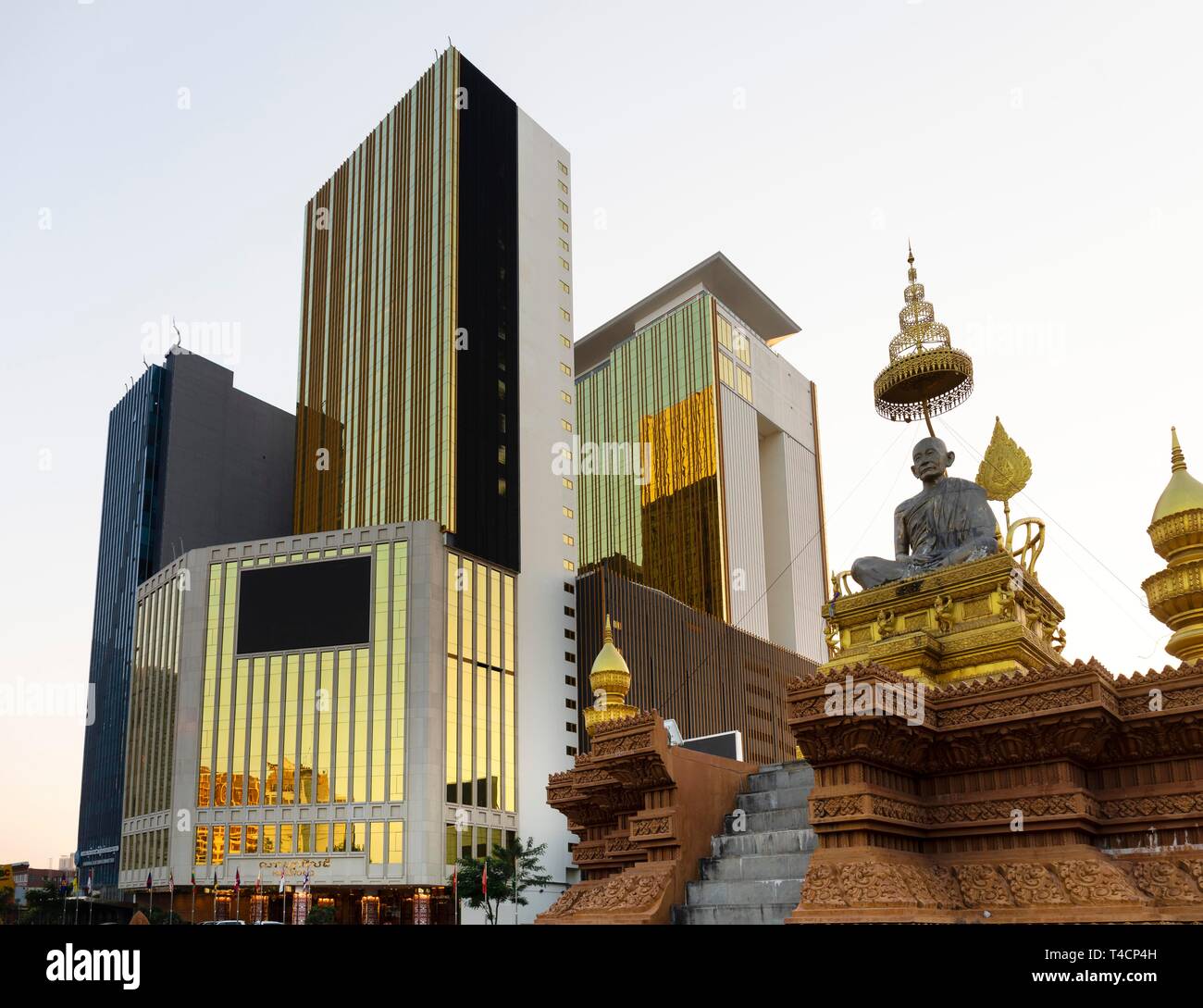 Samdech chuon nath statue hi-res stock photography and images - Alamy