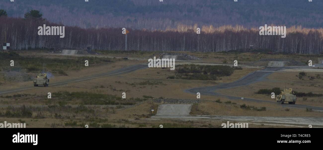 U.S. Army Soldiers with the 2nd Battalion, 34th Armored Regiment, 1st ...
