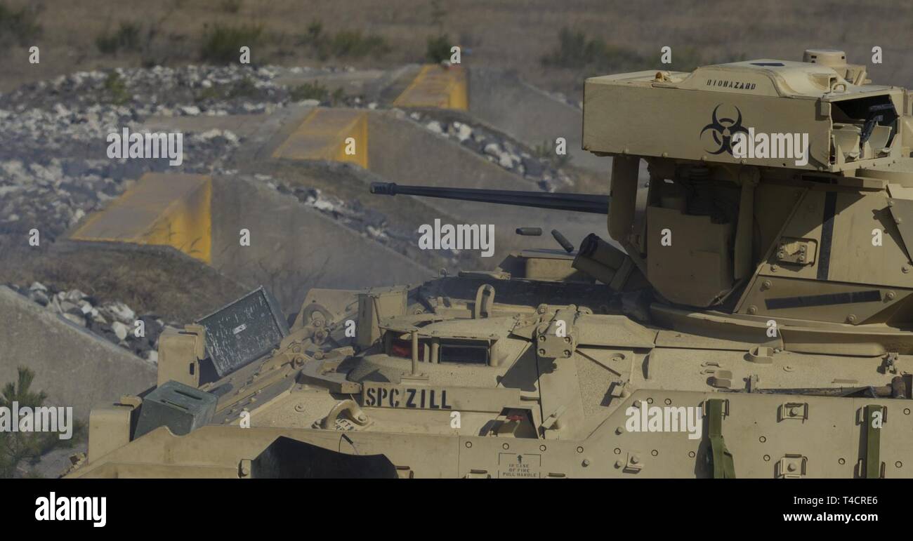 U.S. Army Soldiers with the 2nd Battalion, 34th Armored Regiment, 1st ...