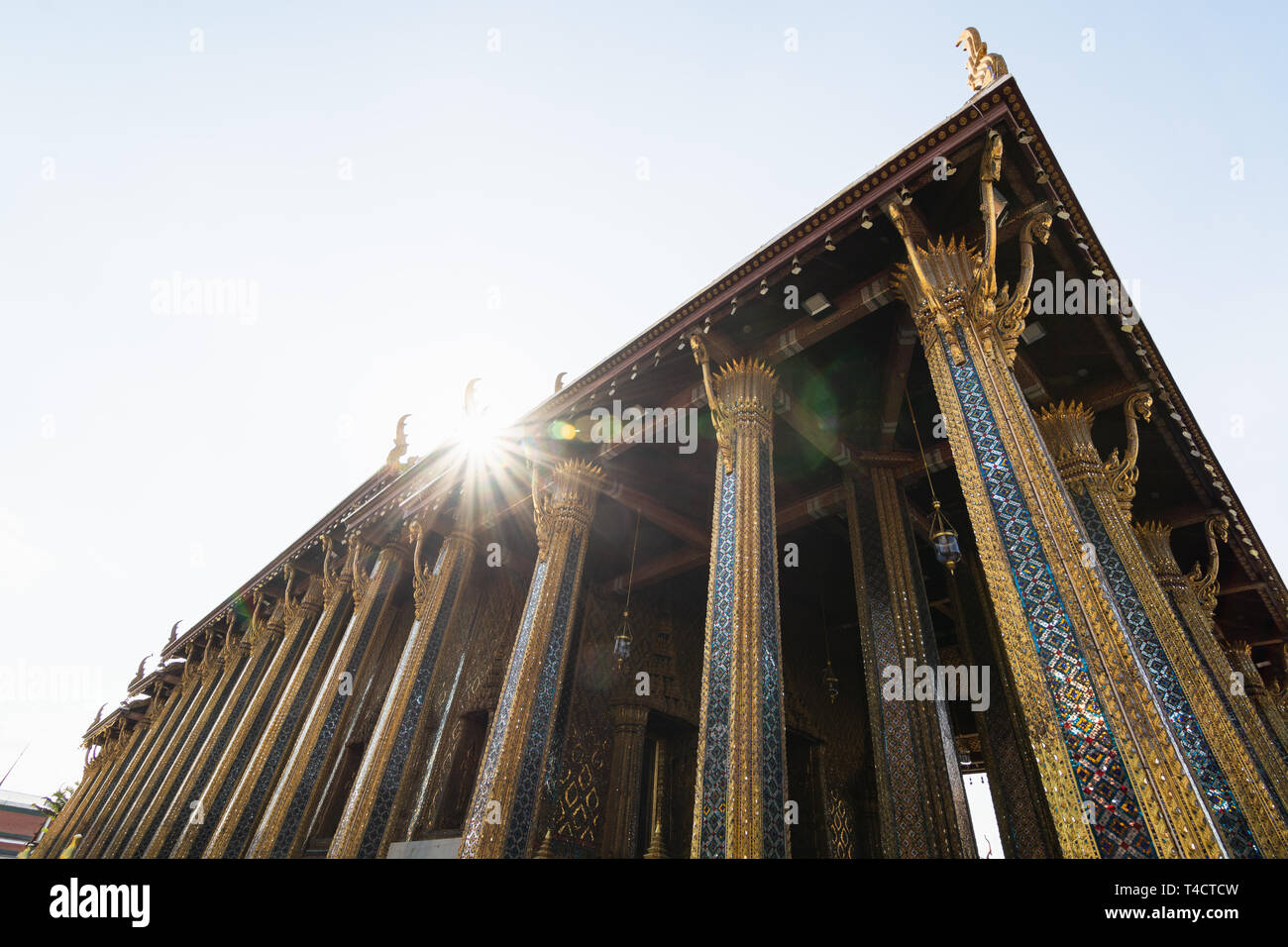 Emerald warrior hi-res stock photography and images - Alamy