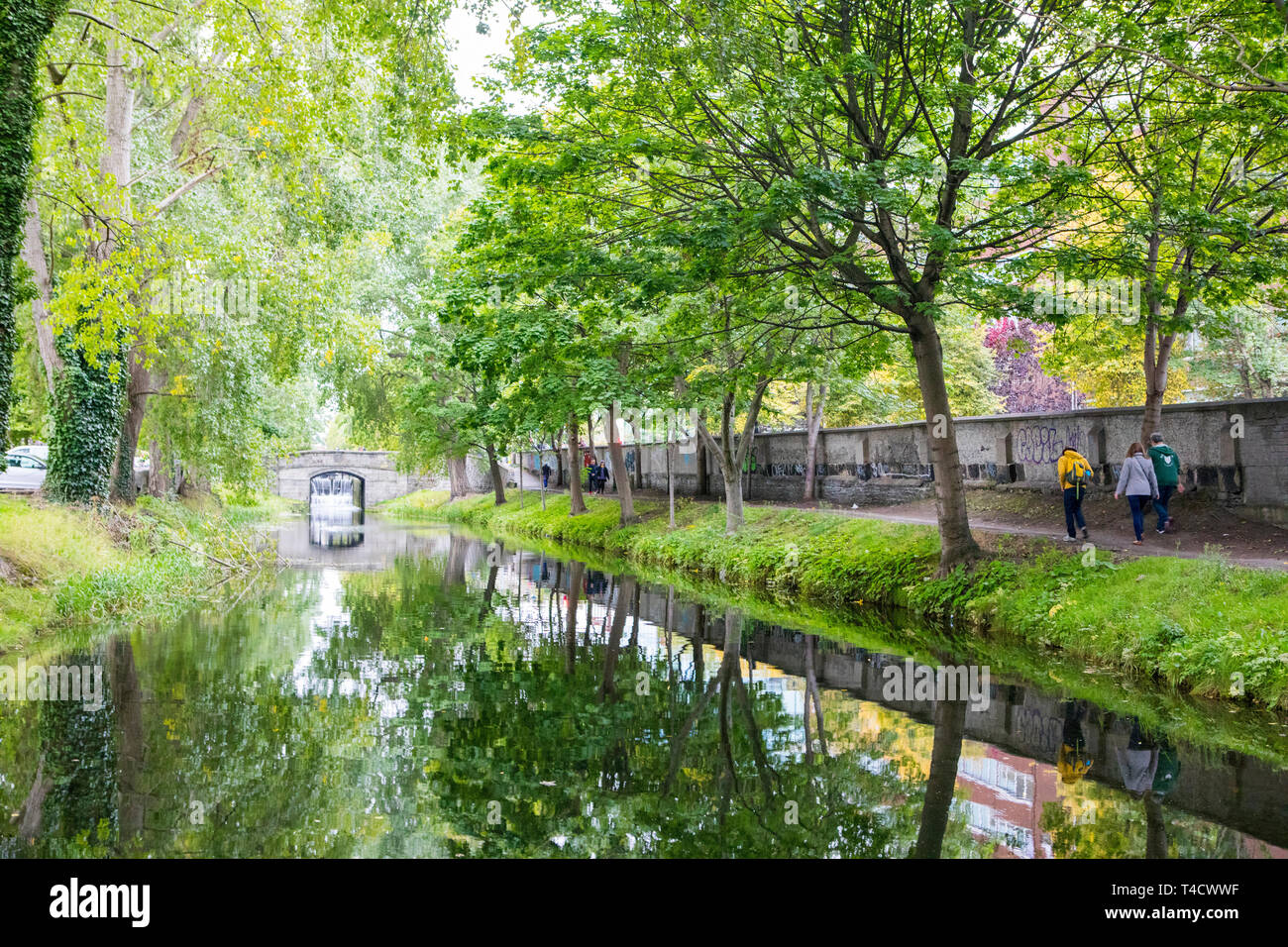 Dublins grand canal hi-res stock photography and images - Alamy