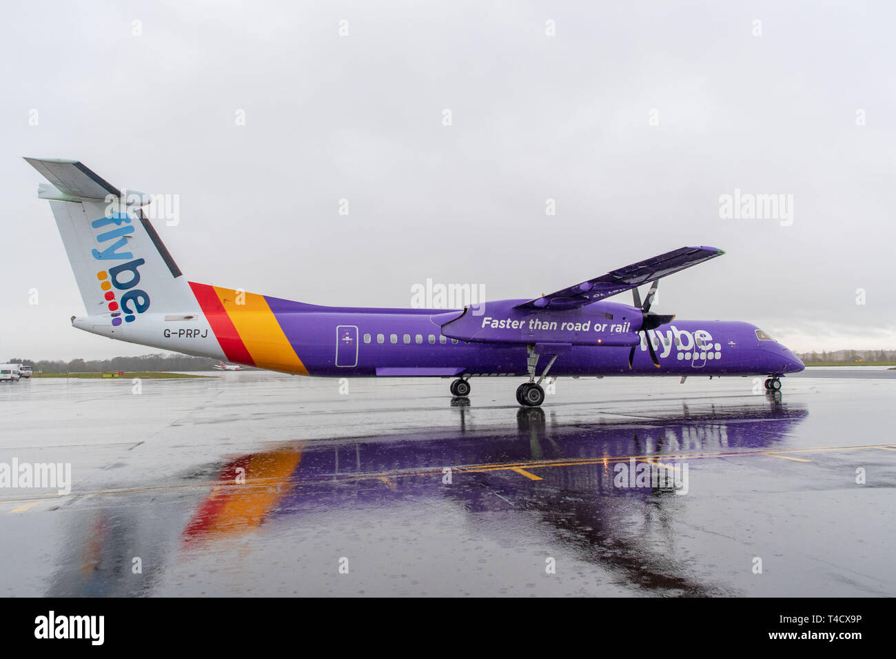 Flybe Edinburgh Airport Stock Photo - Alamy