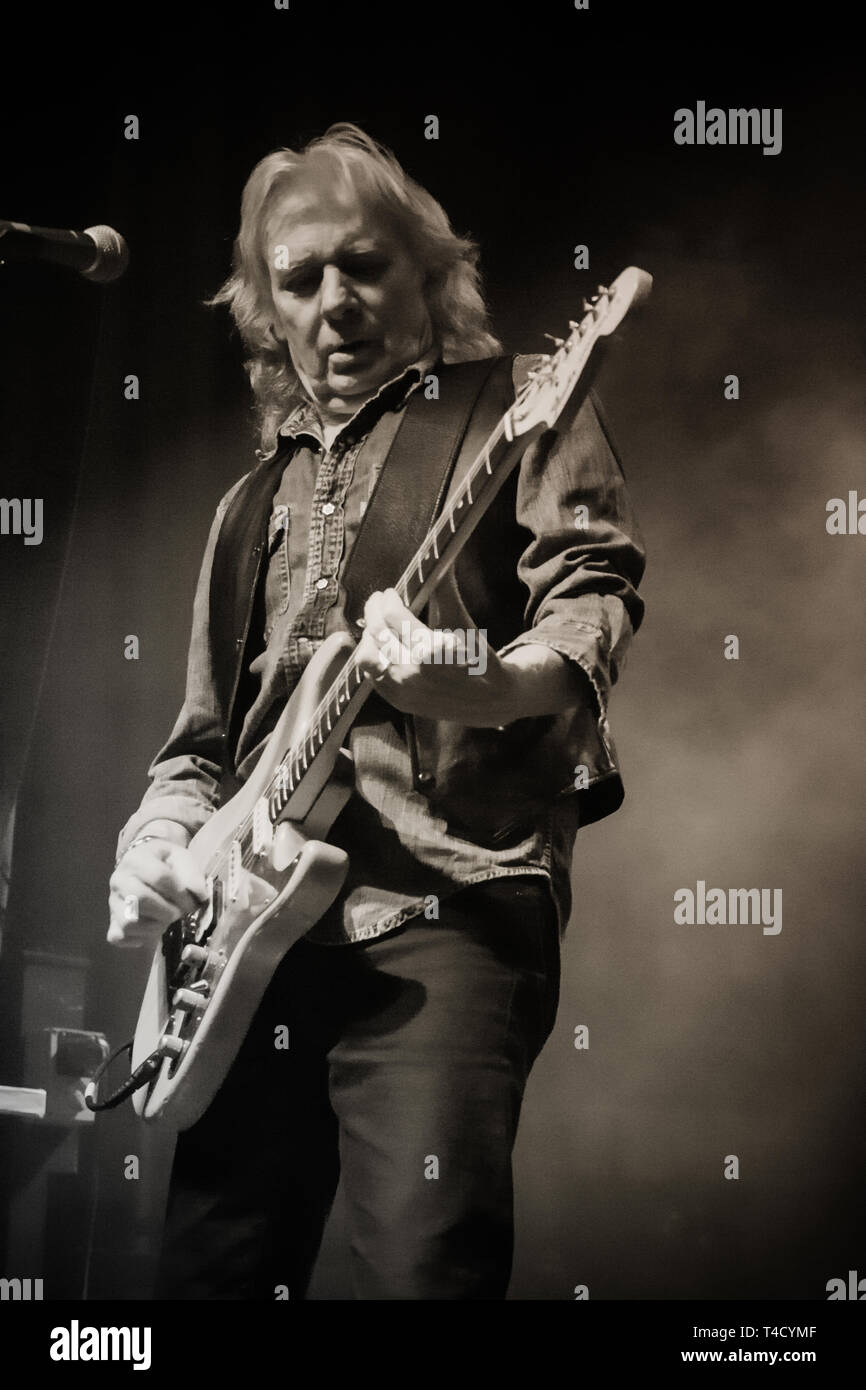 Fastway hi-res stock photography and images - Alamy