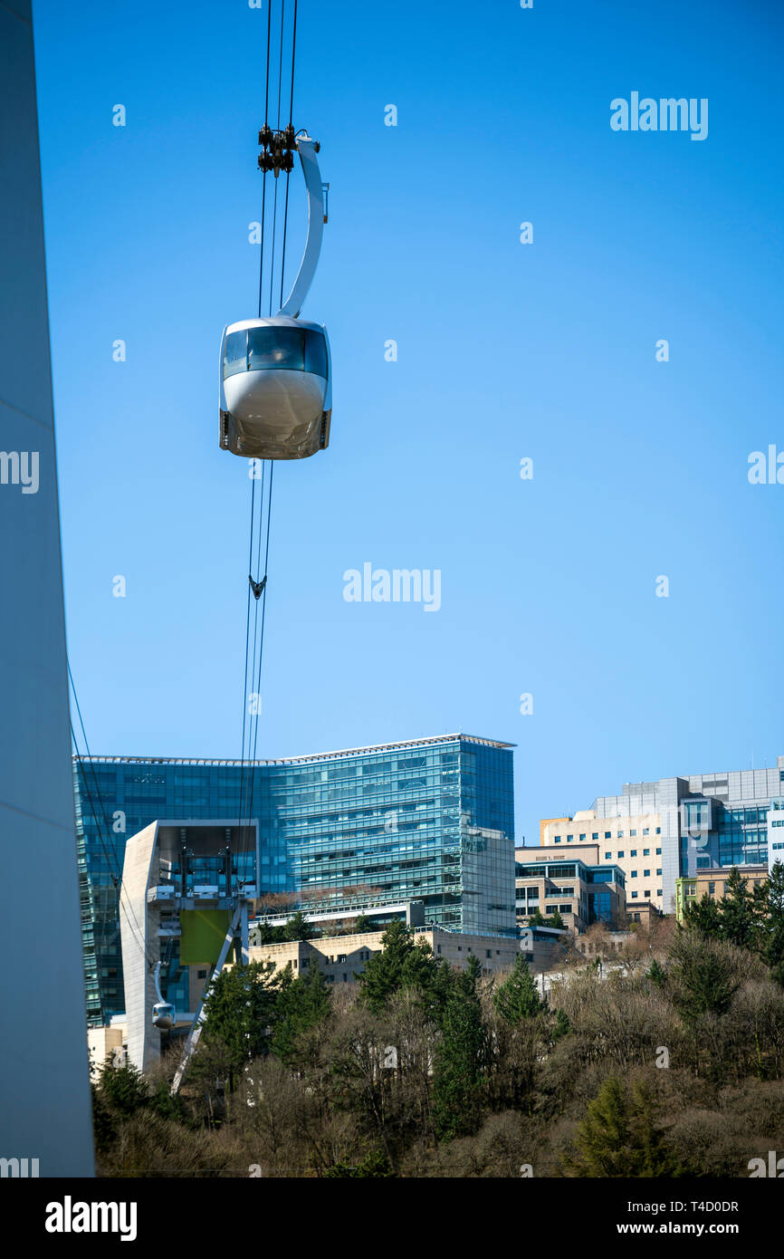 Overhead tram hi-res stock photography and images - Alamy