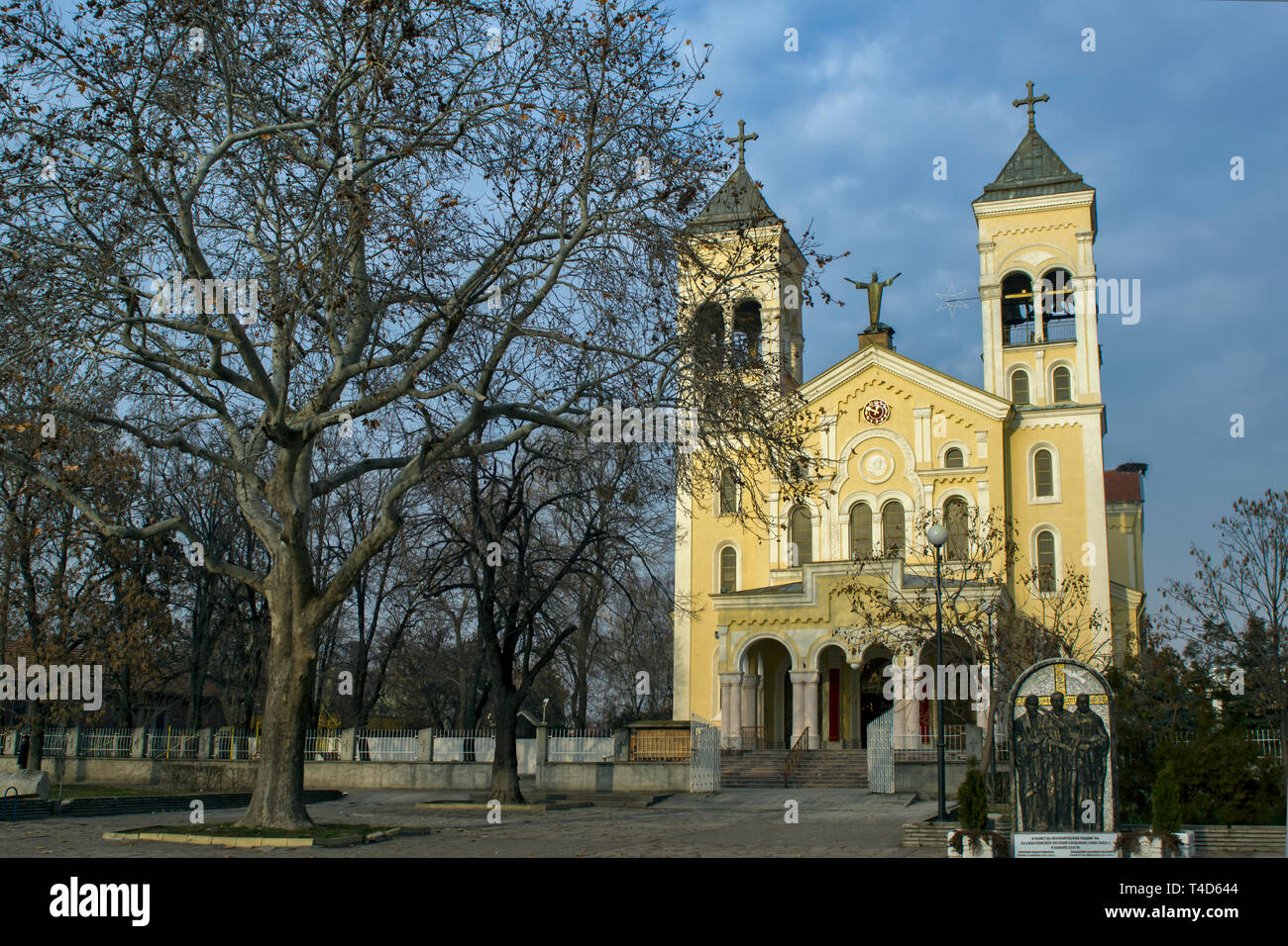 Roman ring temple hi-res stock photography and images - Alamy