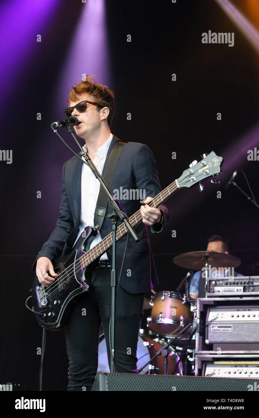 Feeling guilt or guilty hi-res stock photography and images - Alamy