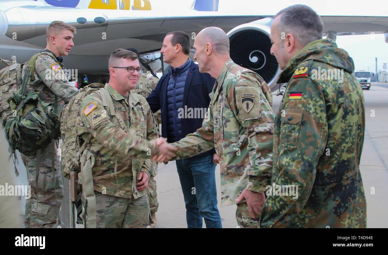 Bundeswehr soldiers berlin germany hi-res stock photography and images ...