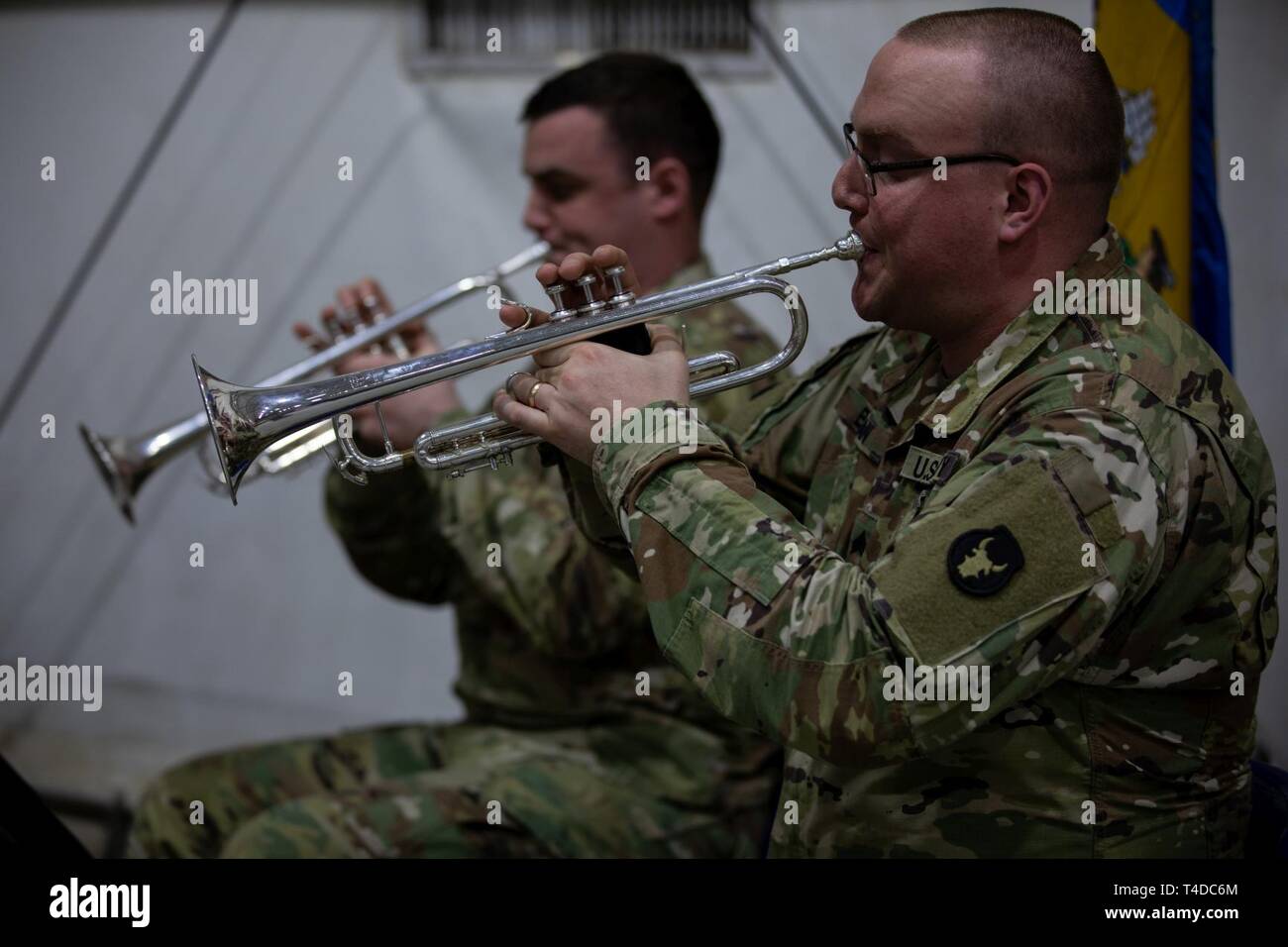 Soldiers from the 34th Red Bull Infantry Division, Minnesota Army ...