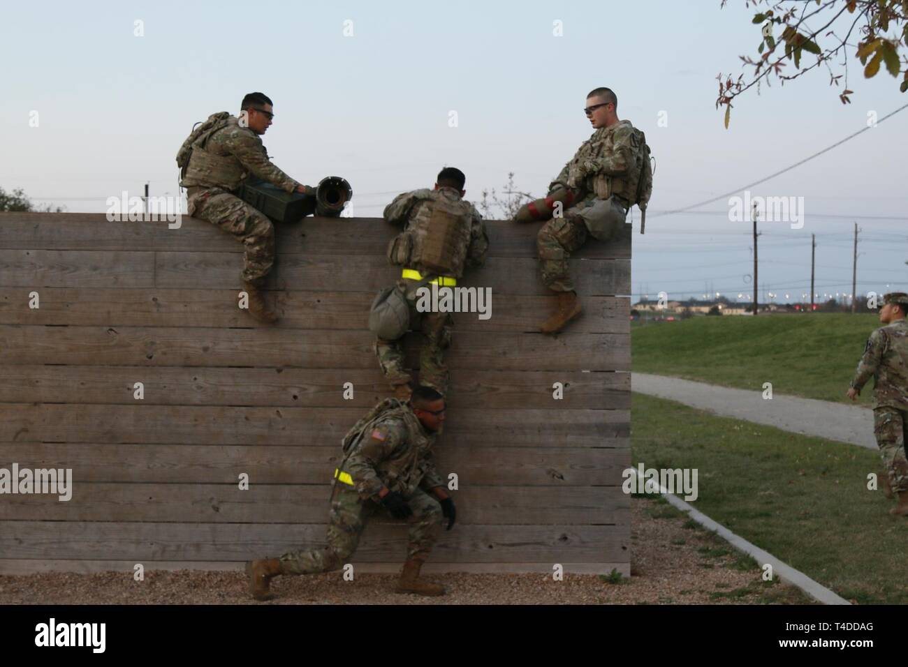Soldiers from Bravo Company, 2nd Battalion 7th Cavalry Regiment, 3rd ...