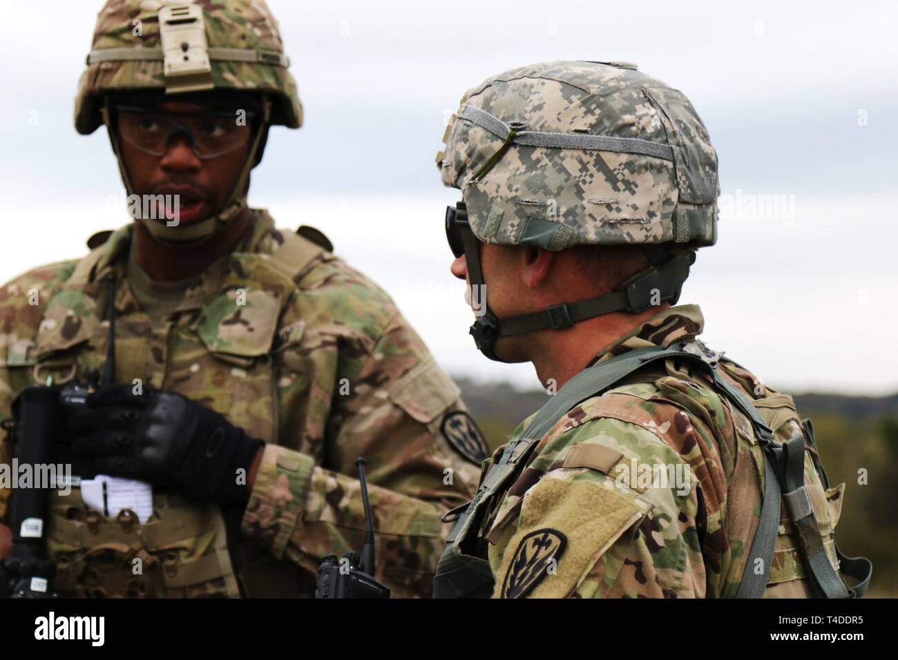 Soldiers with 163rd Military Intelligence Battalion, 504th Military ...