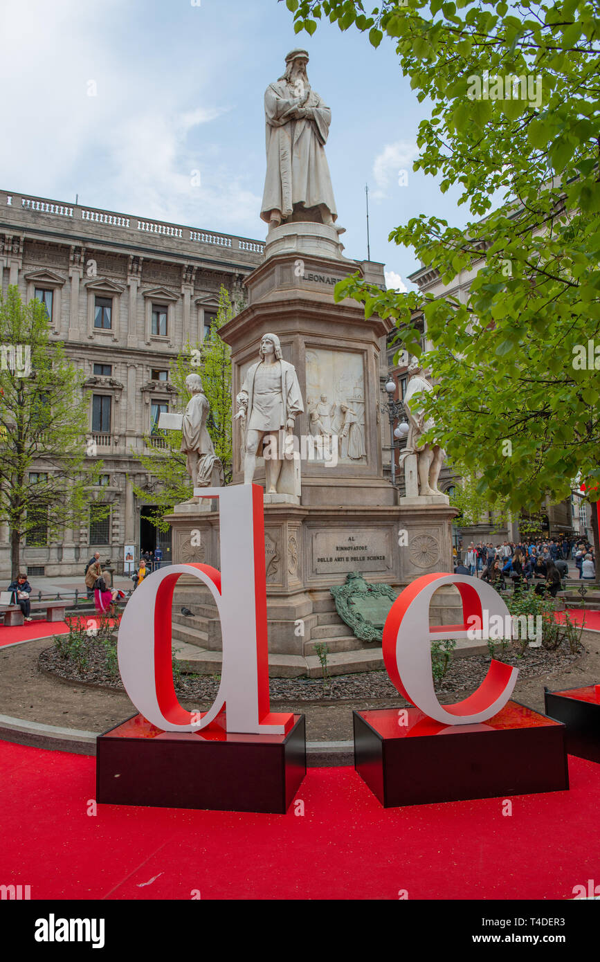 Monumento a leonardo da vinci hi-res stock photography and images - Alamy