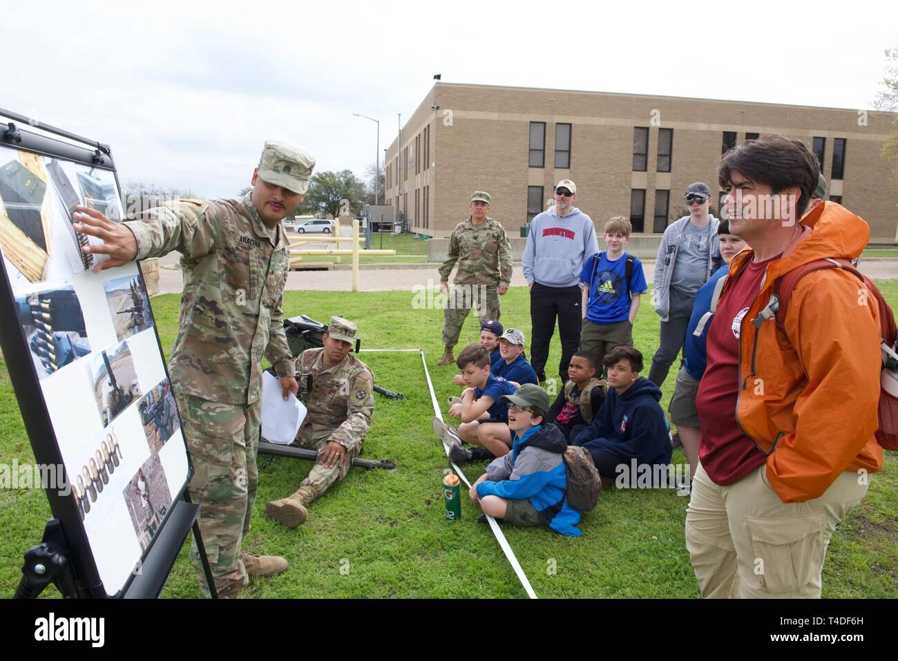 Sgt. Christian Aracena, a Horizontal Construction Engineer 61st ...