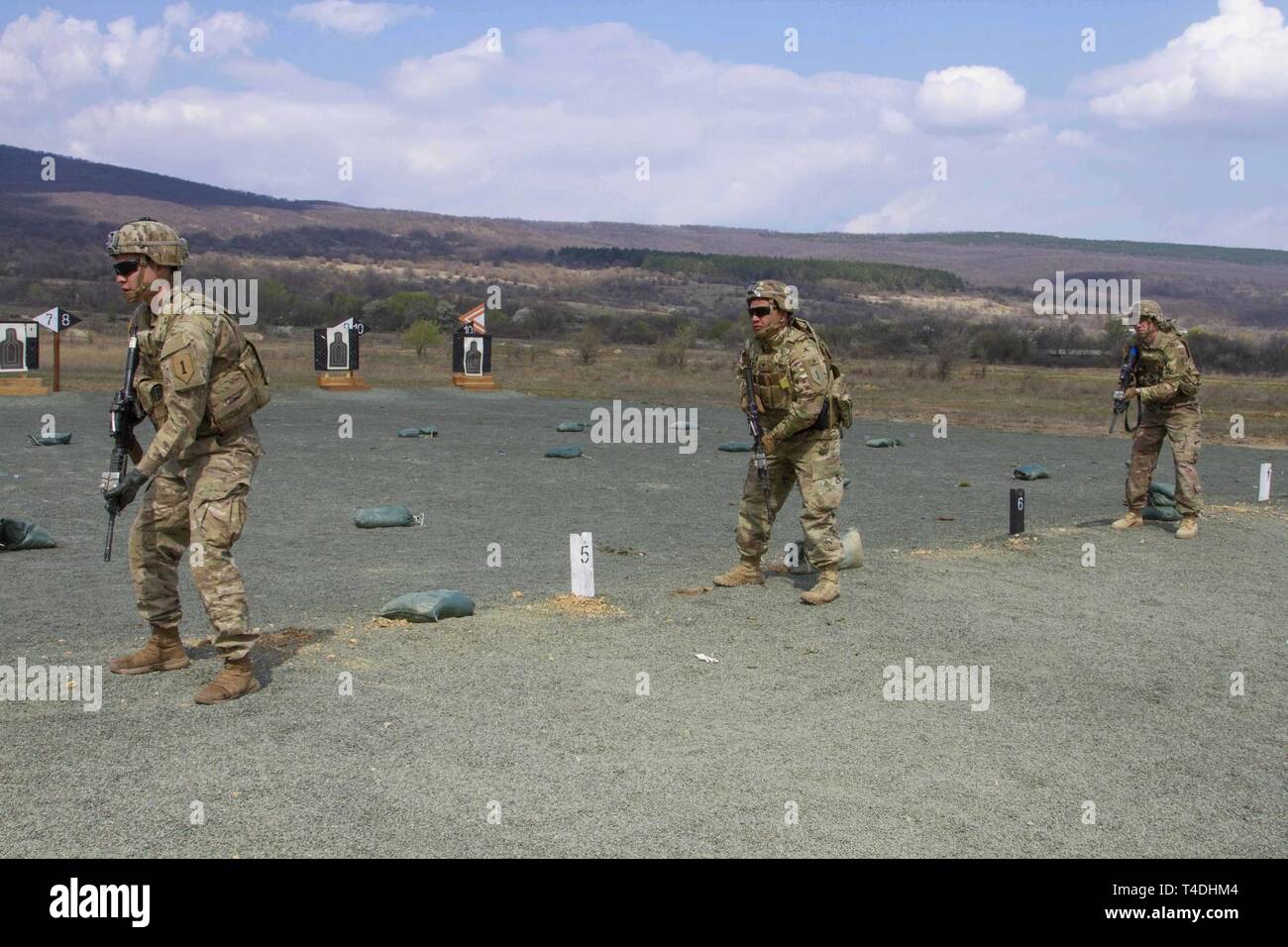 Soldiers with Bravo Company, 1st Battalion, 16th Infantry Regiment, 1st ...