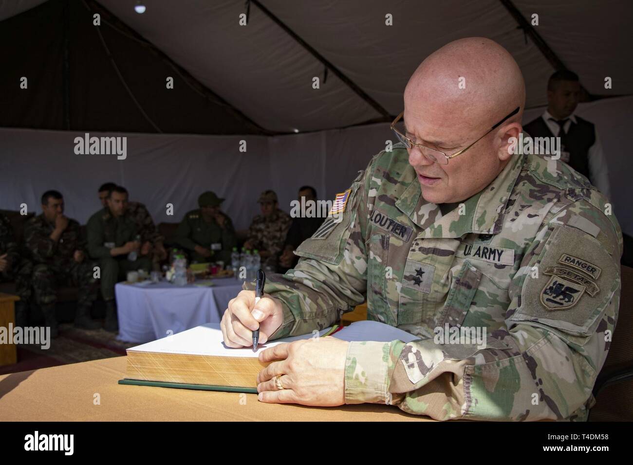 Signs corps u s a hi-res stock photography and images - Alamy