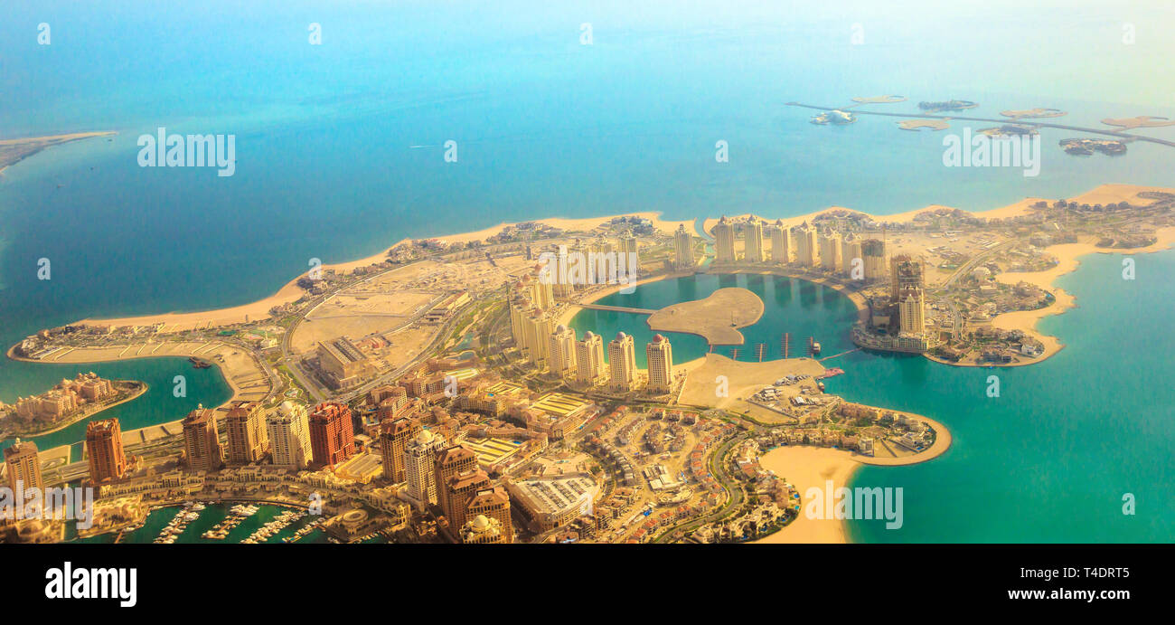 Aerial view of the Pearl-Qatar, the artificial island in Persian Gulf ...