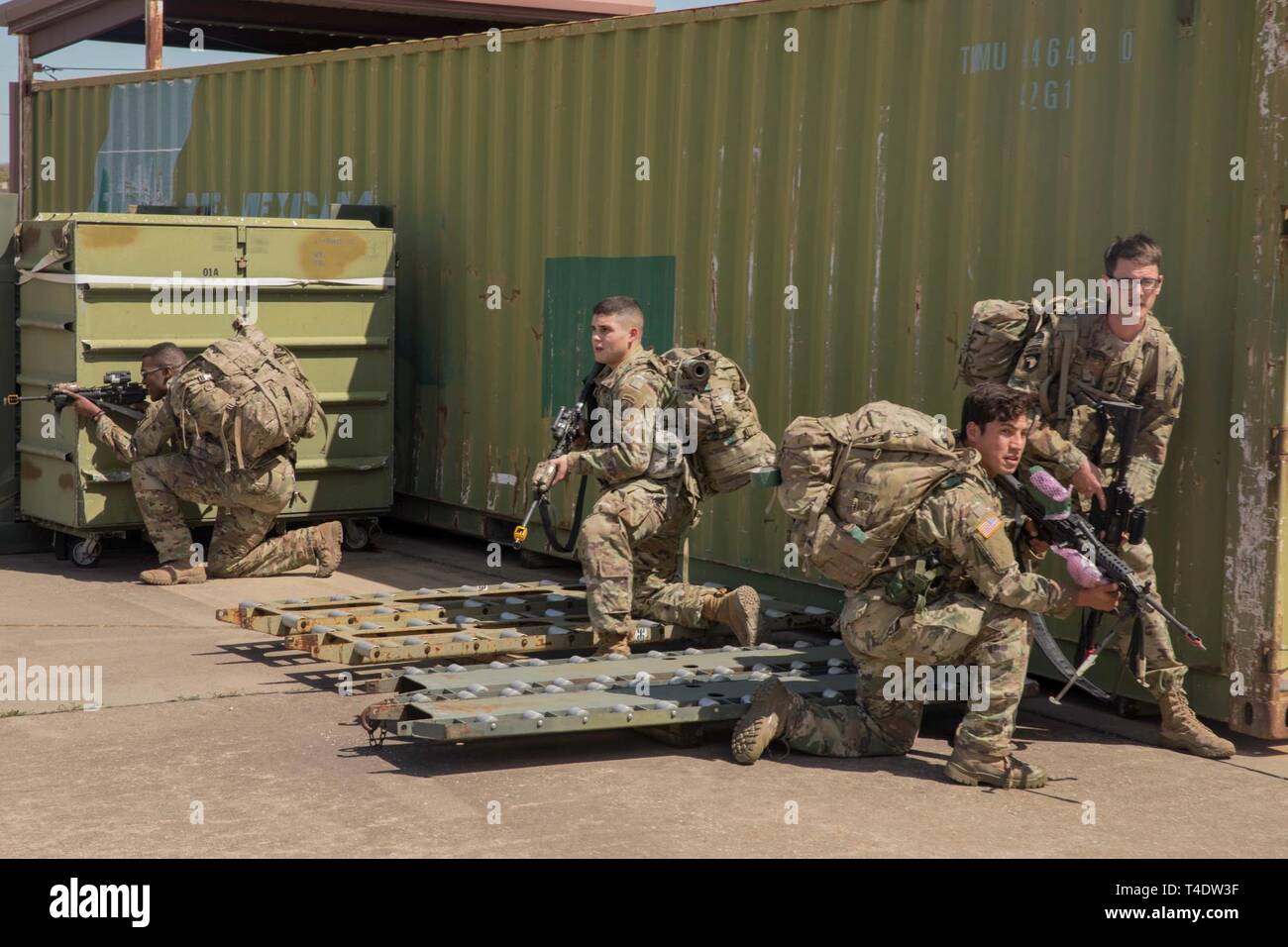 U.S. Army Soldiers, with the 1st Battalion, 143rd Infantry Regiment ...