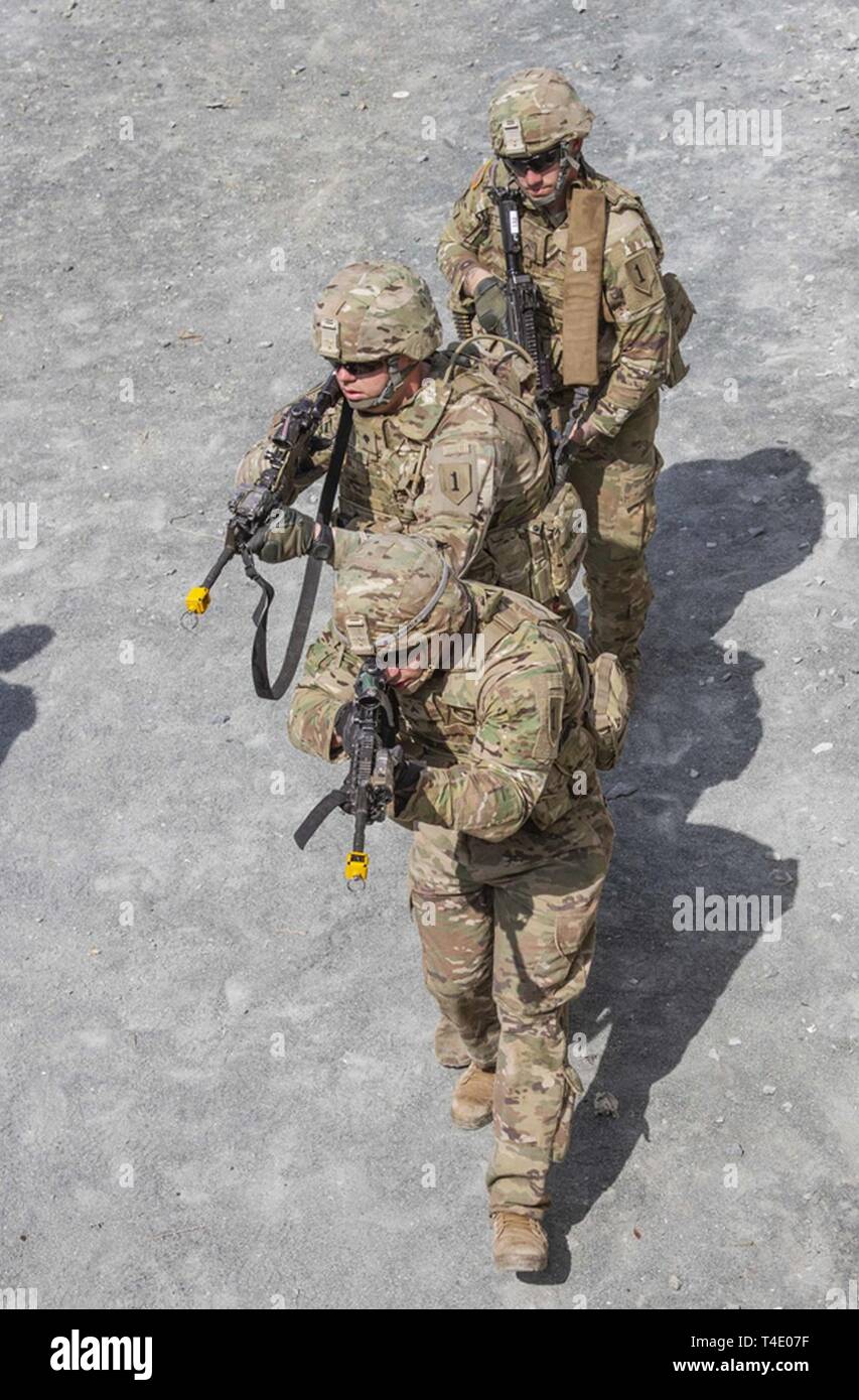Soldiers with Alpha Company, 1st Battalion, 16th Infantry Regiment, 1st ...