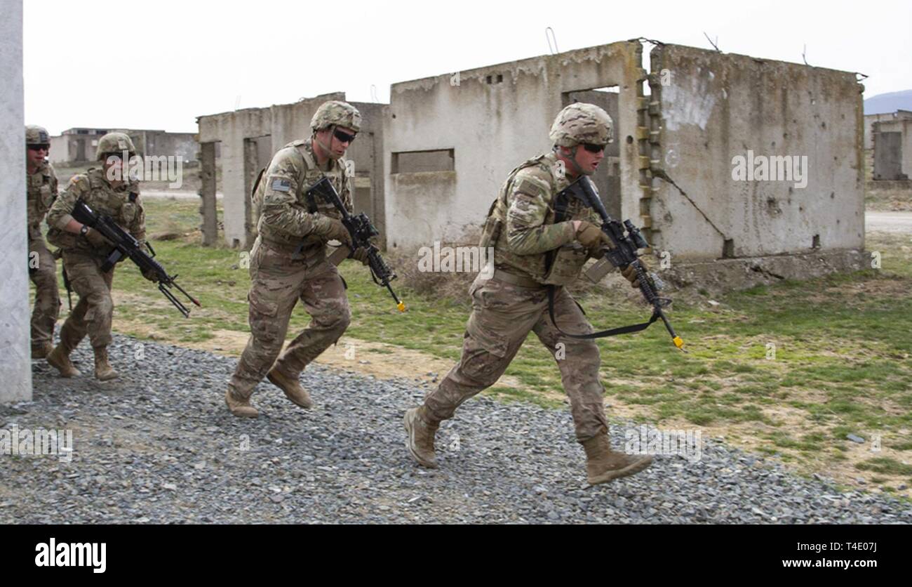 Soldiers with 1st Platoon, Alpha Company, 1st Battalion, 16th Infantry ...