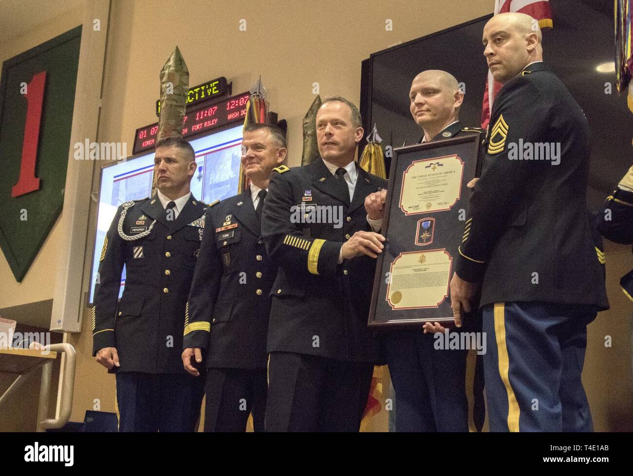 Plaque div hi-res stock photography and images - Alamy