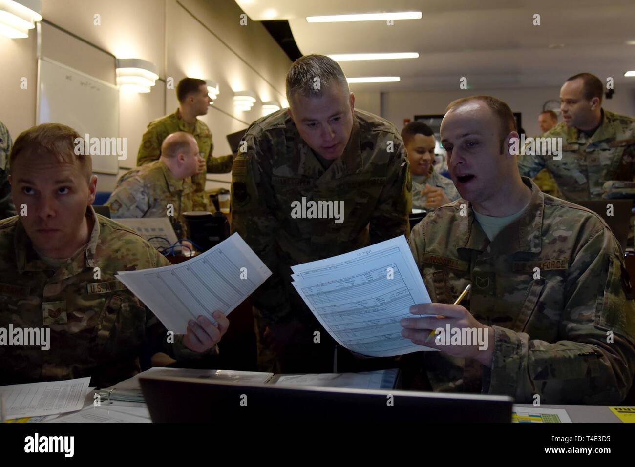 Mobility air force maintenance supervisor and production course hi-res ...