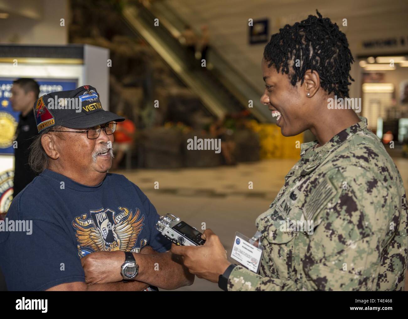 PEARL HARBOR (Mar. 29, 2019) Mass Communication Specialist 2nd Class ...